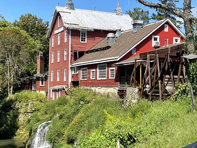 The iconic red mill perched over cascading waters looks like it was plucked straight from a Norman Rockwell painting. Pure Americana served daily.