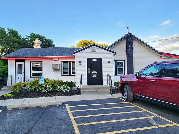 The unassuming exterior of Toby's Supper Club proves once again that Wisconsin's culinary treasures often hide in plain sight, like flavor-packed time capsules waiting to be discovered.