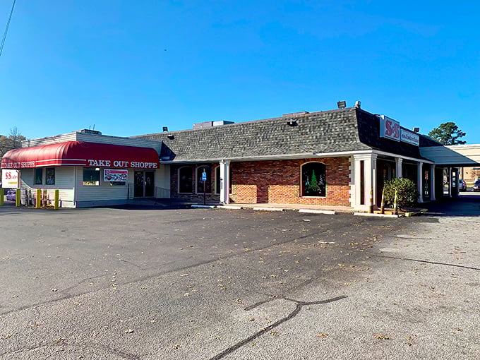 A wider view reveals the unassuming brick exterior that houses culinary treasures – proof that the best restaurants don't need fancy facades to deliver memorable meals.