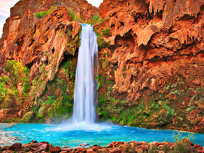 That turquoise water isn't photoshopped – nature's just showing off with her best Caribbean impression in the desert.