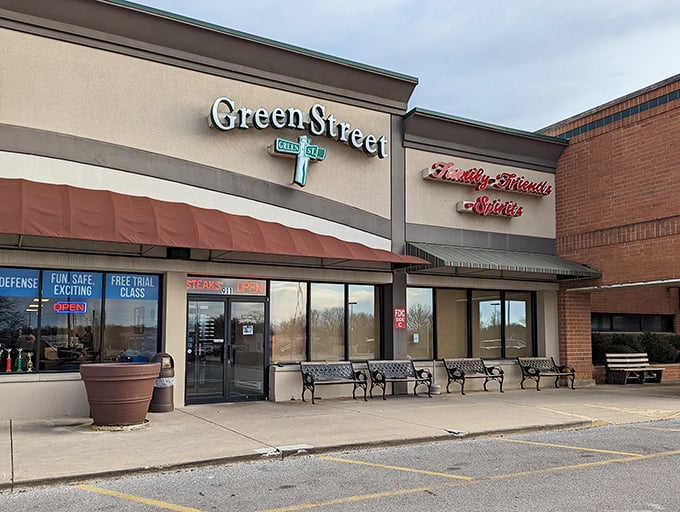 Green Street Pub & Eatery's unassuming strip mall exterior is like Clark Kent – hiding superhero-level food behind those modest windows.