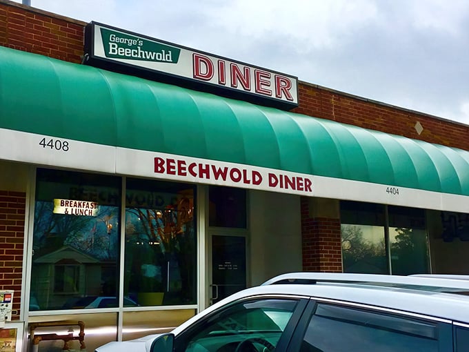 That turquoise awning doesn't just shade the windows – it's Columbus breakfast royalty announcing itself with understated confidence.