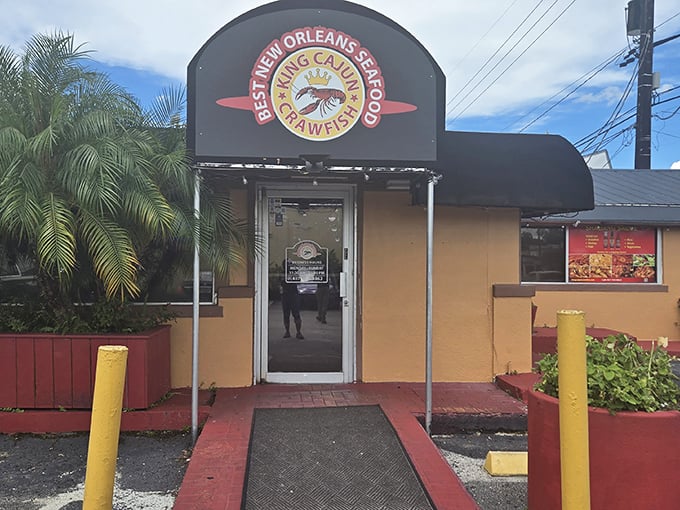 The unassuming exterior of King Cajun Crawfish proves once again that culinary treasures often hide behind modest facades. Louisiana flavor in the heart of Orlando!