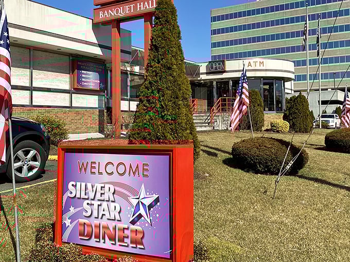 That iconic welcome sign stands like a beacon of hope for hungry travelers—the diner equivalent of "You've got mail," but with pancakes.