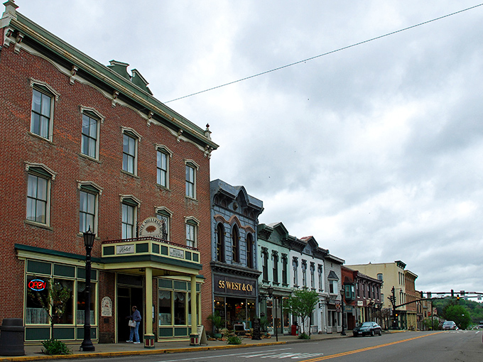 Millersburg’s charming downtown feels frozen in time—a postcard-perfect stroll through small-town Ohio’s golden past.