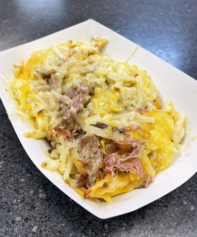 Mac and cheese with pulled pork mixed in—because sometimes two comfort foods need to get together and create something even more magnificent.