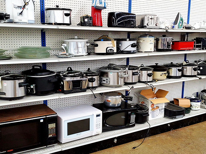 Slow cooker central! The motherlode of kitchen appliances where yesterday's impulse purchases become tomorrow's culinary workhorses at bargain basement prices.