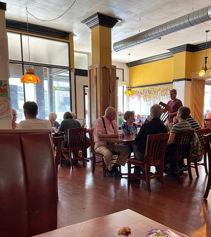 The restaurant buzzes with conversation—proof that good food brings together mountain locals and visitors better than any town meeting could.