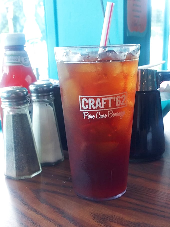 Even the iced tea comes in a glass big enough to quench a marathon runner's thirst – no tiny portions here!
