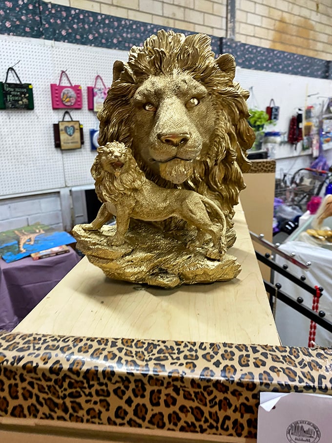 This golden lion statue isn't just tacky – it's magnificently, gloriously tacky in the best possible way!