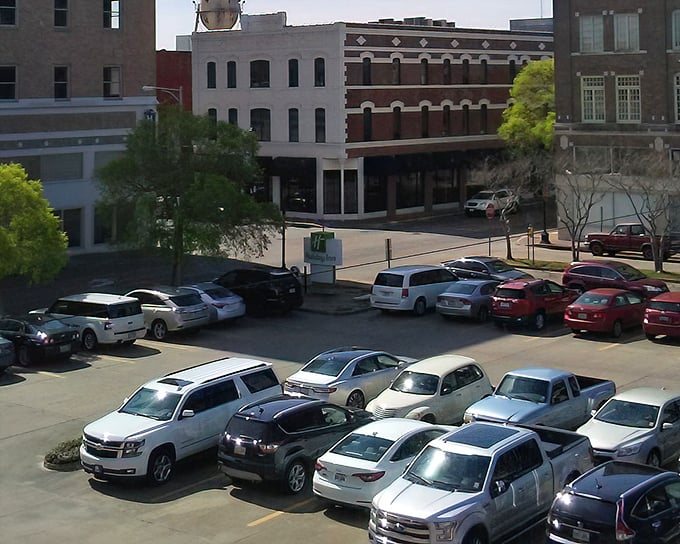 Parking is plentiful in downtown Alexandria—a small miracle that big-city folks might appreciate more than the architecture.