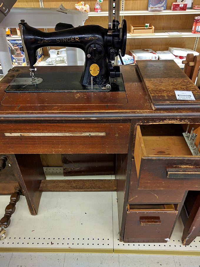 This vintage Singer sewing machine has stitched together more stories than we'll ever know—and might have a few more left.