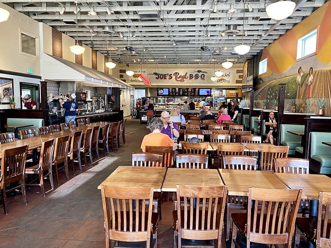 From this angle, you can almost smell the pecan smoke in the air. The cafeteria-style service means less waiting, more eating.