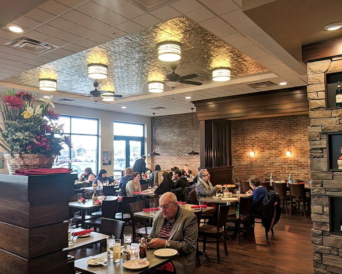 The dining room buzzes with conversation and clinking glasses – the soundtrack to memorable meals since forever.