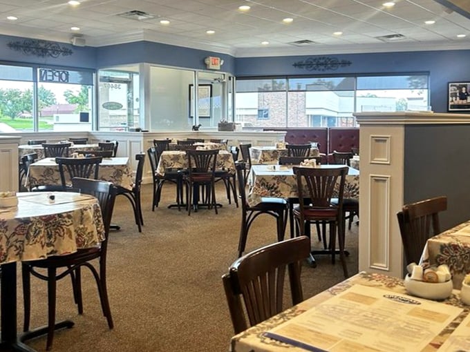 The dining room has that rare quality of feeling both spacious and cozy—like the breakfast equivalent of Mary Poppins' magical expanding bag.