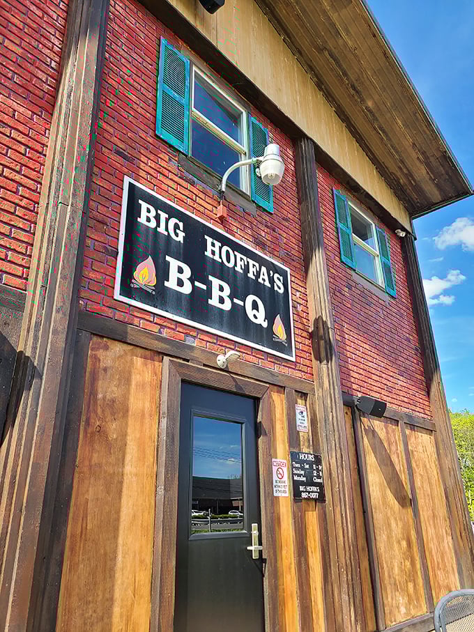 The brick-and-wood exterior houses BBQ booty worth sailing across Indiana for – X marks the spot for smoky gold.