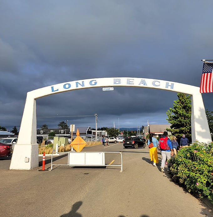 That iconic arch welcomes you like an old friend - Long Beach knows how to make an entrance!