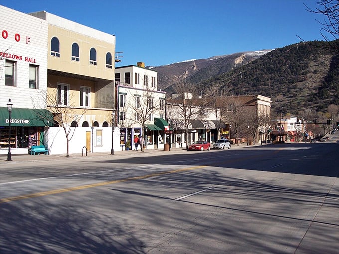 Mountain valley views and natural beauty don't have to cost a fortune.