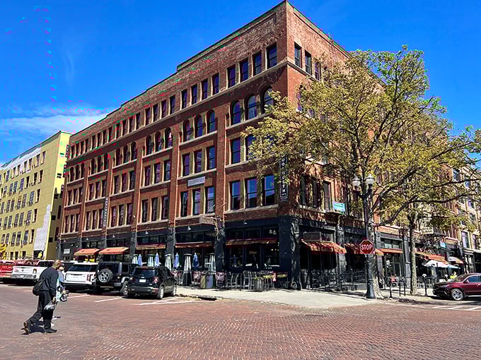 Downtown Omaha balances historic buildings with modern skyline views. The best of both worlds in Nebraska's biggest city!