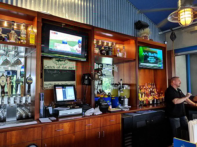 Behind every great seafood restaurant is a well-stocked bar with "Catch of the Day" specials and bartenders who know their way around both land and sea spirits.