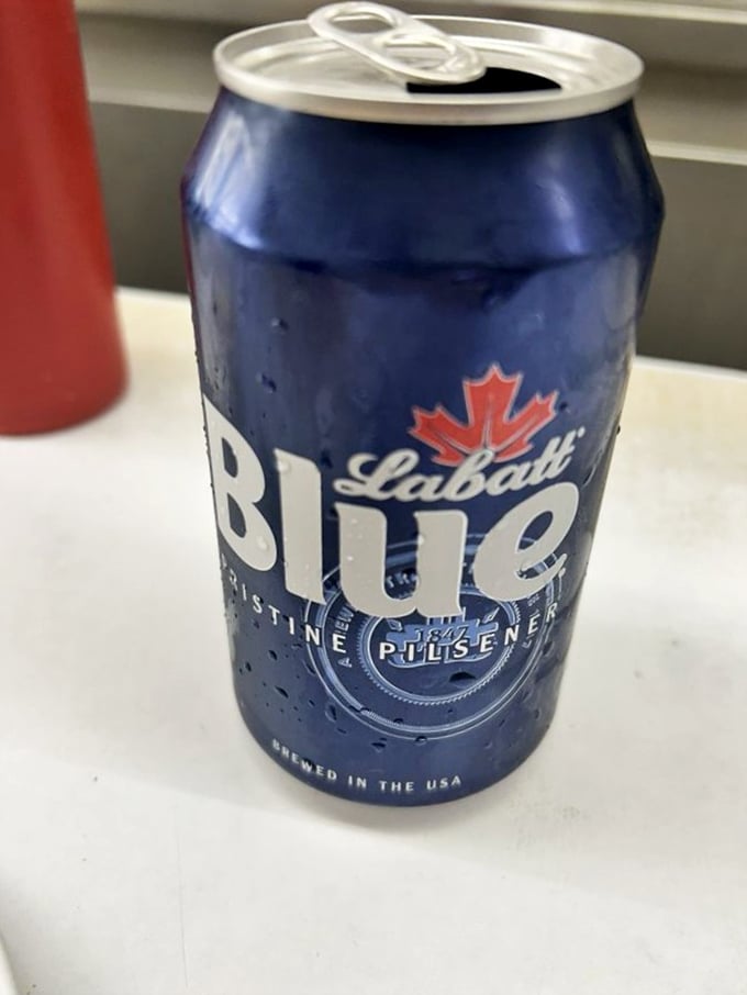 When in Michigan… A cold Labatt Blue is the traditional accompaniment to this decidedly unpretentious feast of regional specialties.