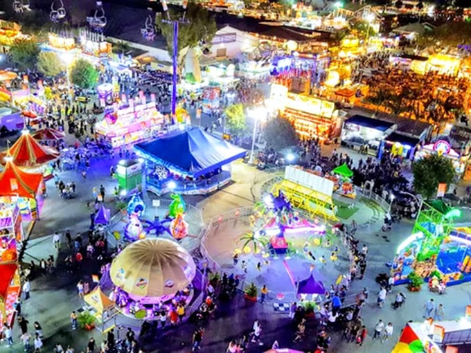 Newport's festivals light up the night with affordable family entertainment—no VIP passes required for memories that last a lifetime.