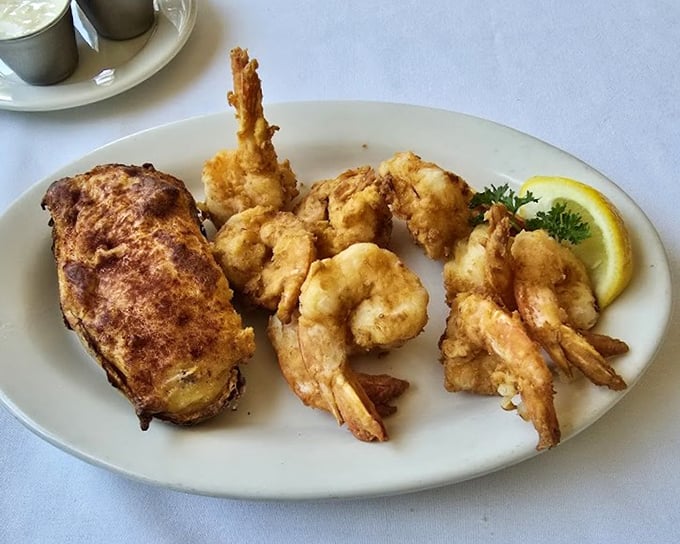 Fried shrimp and fish that somehow manage to be both delicate and substantial—like a linebacker who also does ballet.