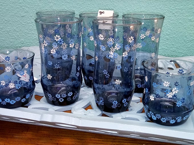 Blue floral glassware that makes even tap water feel fancy. These vintage-inspired tumblers bring mid-century charm to your everyday hydration.