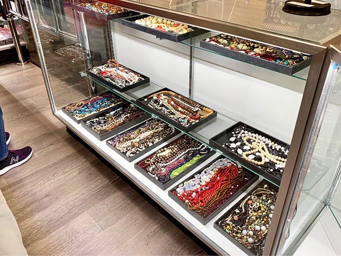 Jewelry displays that would make Elizabeth Taylor do a double-take. That "Hello Gorgeous" plate is speaking directly to my wallet.