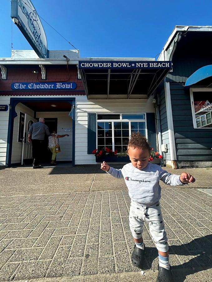 Even the littlest customers can't contain their excitement. That toddler's dance moves say what we're all feeling about lunch.