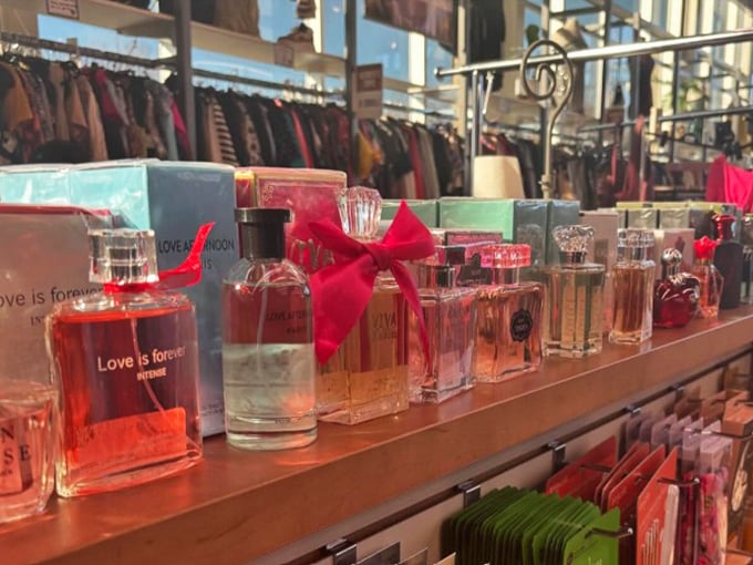 Fragrance finds that let you smell expensive without the luxury price tag. Previous spritzes undetectable, future compliments guaranteed.