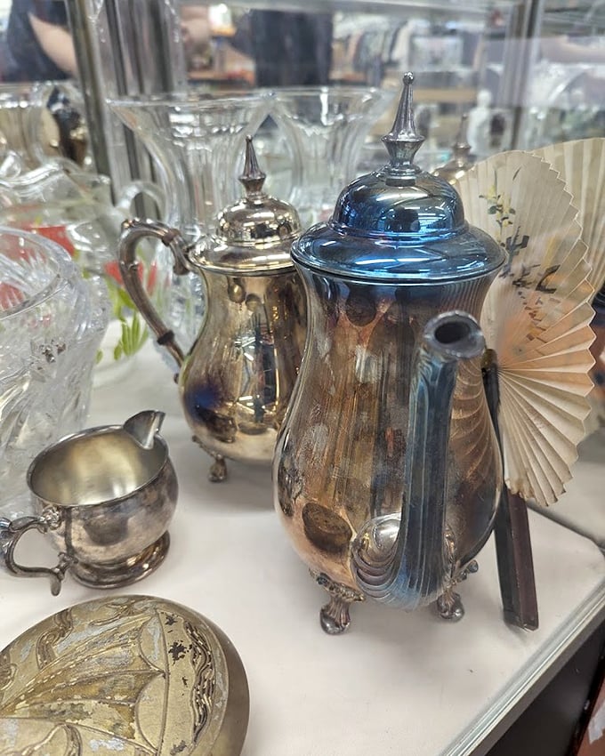 Silver tea and coffee services that would make Downton Abbey's butler raise an approving eyebrow – elegance doesn't always require a second mortgage.