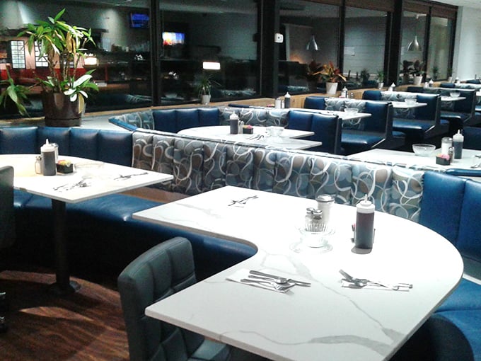 The dining room after the lunch rush—that peaceful moment when you can hear yourself think between bites.