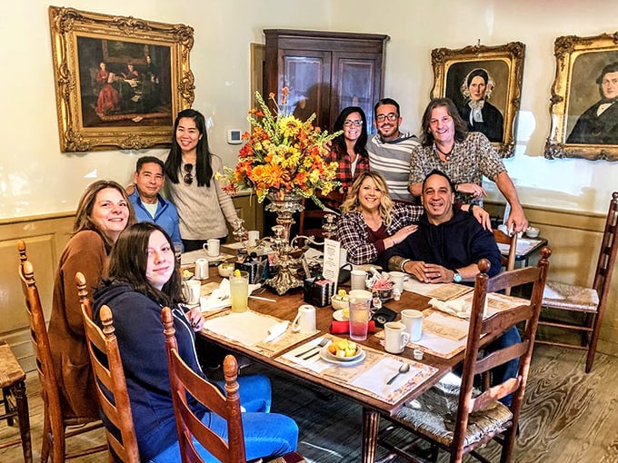 Gathering around the table at Old Chickahominy House isn't just eating—it's participating in a tradition of breaking bread in historical surroundings.