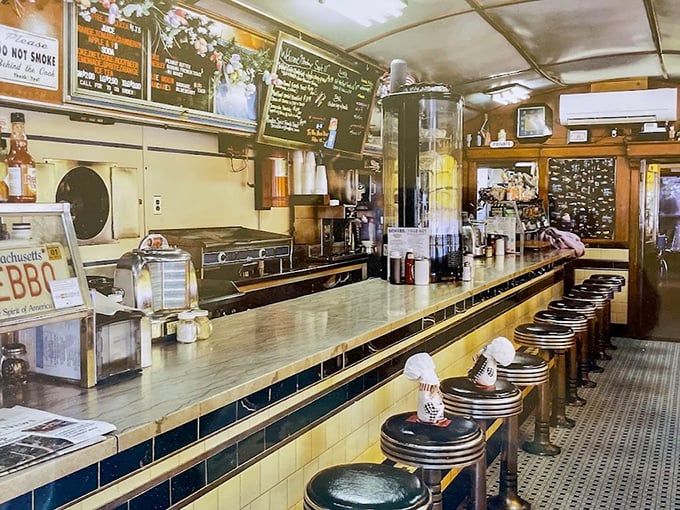 The counter—where diner magic happens. This isn't just a place to eat; it's theater with coffee refills and the occasional "Order up!"