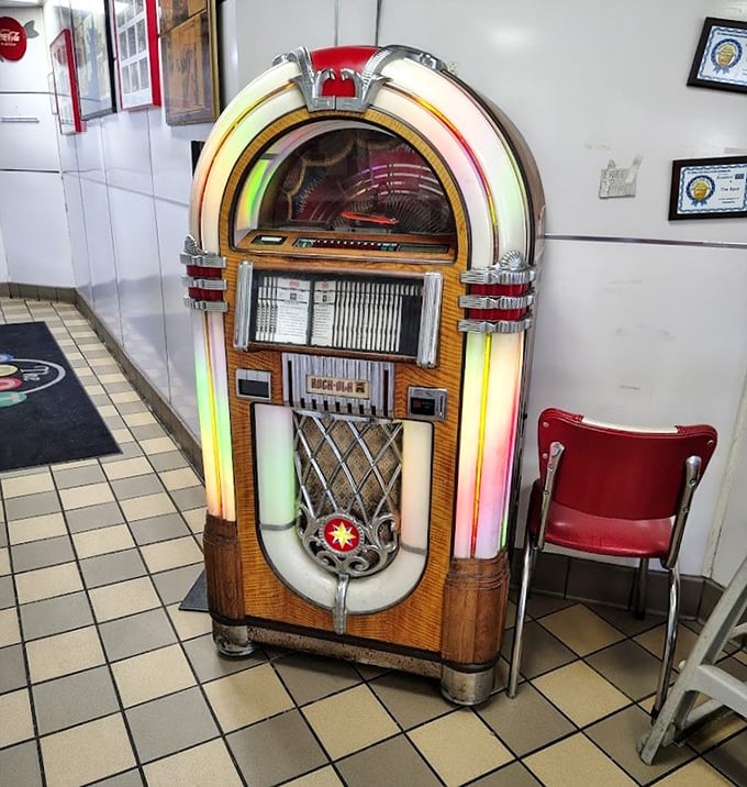 That jukebox isn't decorative – it's a time machine that pairs perfectly with your slice of pie. Buddy Holly and buttermilk – name a better duo.