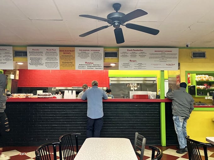 The ordering counter—where dreams are placed and fulfilled. Those ceiling fans have been circulating the intoxicating aroma of breakfast for decades.