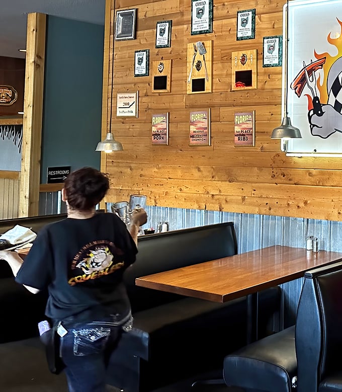 Even the staff proudly sports the Squealers logo – when you work surrounded by barbecue this good, you represent with pride.