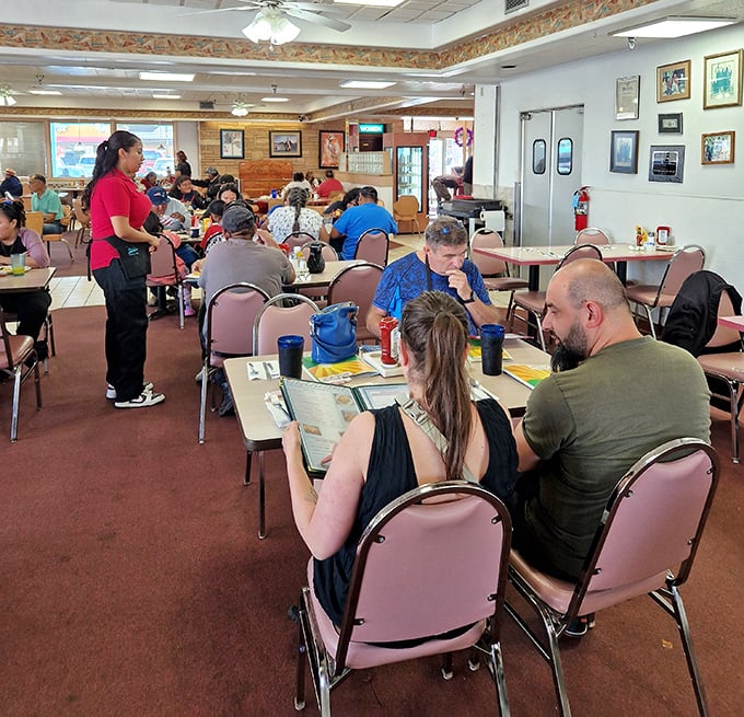 A full house at Earl's speaks volumes—locals and travelers breaking bread together in a symphony of clinking forks and satisfied mmms.
