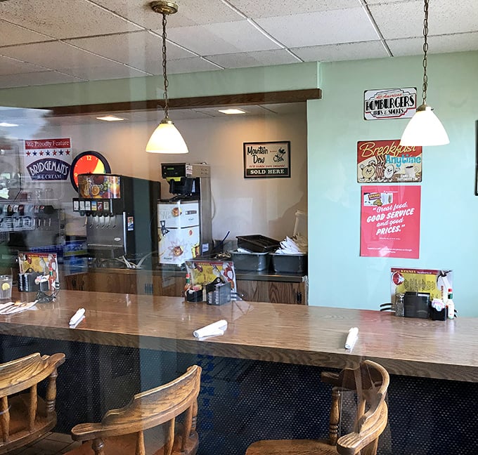 The counter area invites solo diners to sit, eat, and possibly solve the world's problems over excellent coffee.