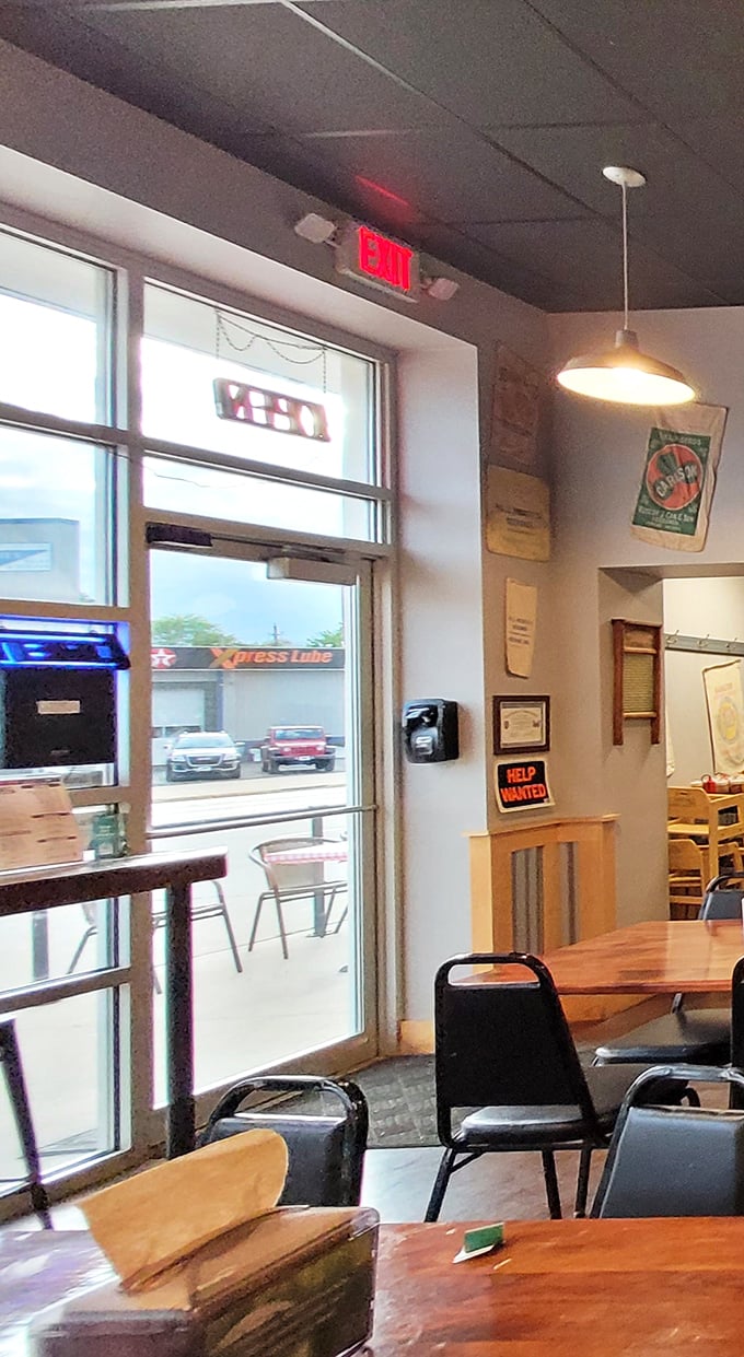 Even the exit view reminds you there's a world outside, but why leave when smoky paradise is right here?