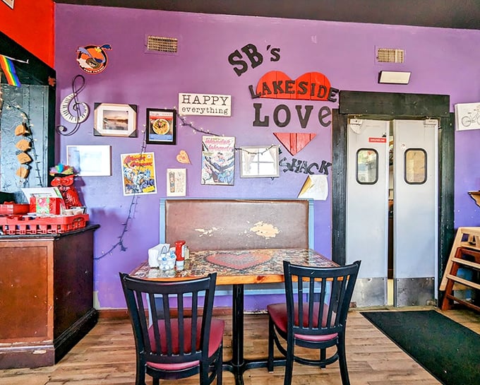 Purple walls and "Happy Everything" signs—this place doesn't just serve comfort food, it wraps you in a warm hug while doing it.