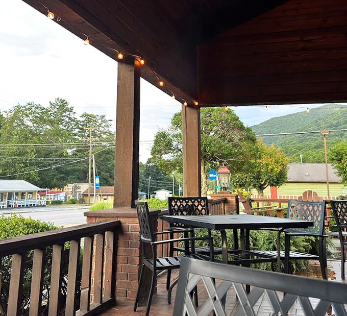 Mountain views that make the drive worth it before you even taste that legendary Friday night prime rib.