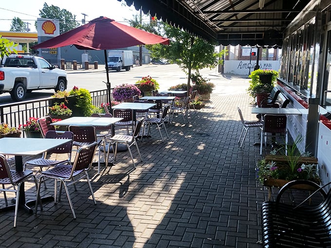Oklahoma sunshine and comfort food—a pairing as natural as bacon and eggs. The outdoor patio offers fresh air with your fresh coffee.