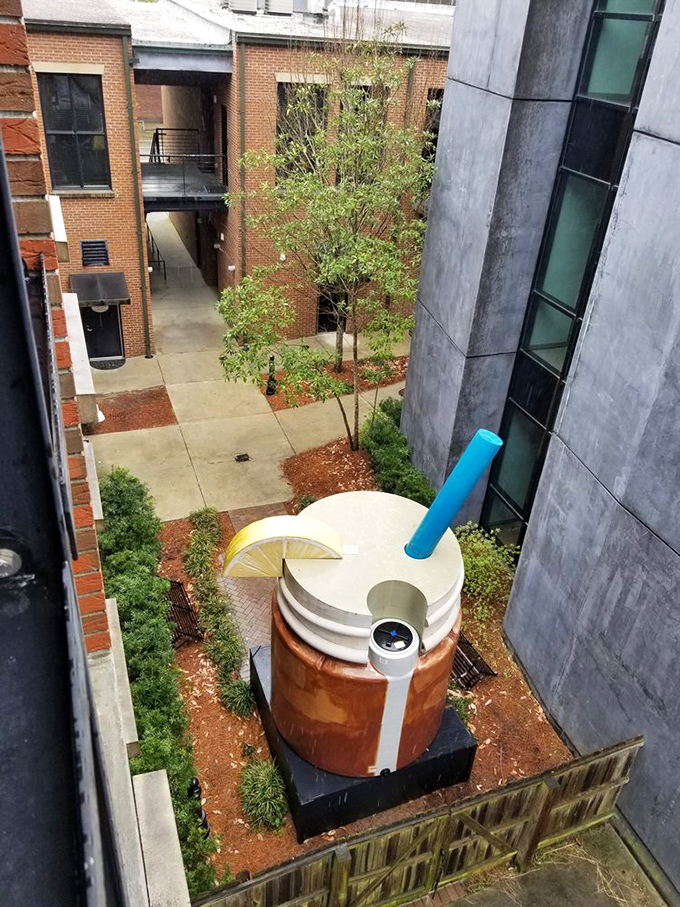 A bird's-eye view reveals how the giant jar fits perfectly in its courtyard home. Urban planning at its most refreshing.
