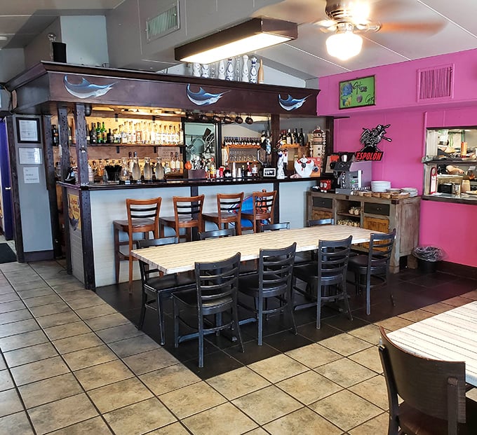 A full bar means you can sip something cold while contemplating which amazing seafood dish to order first tonight.