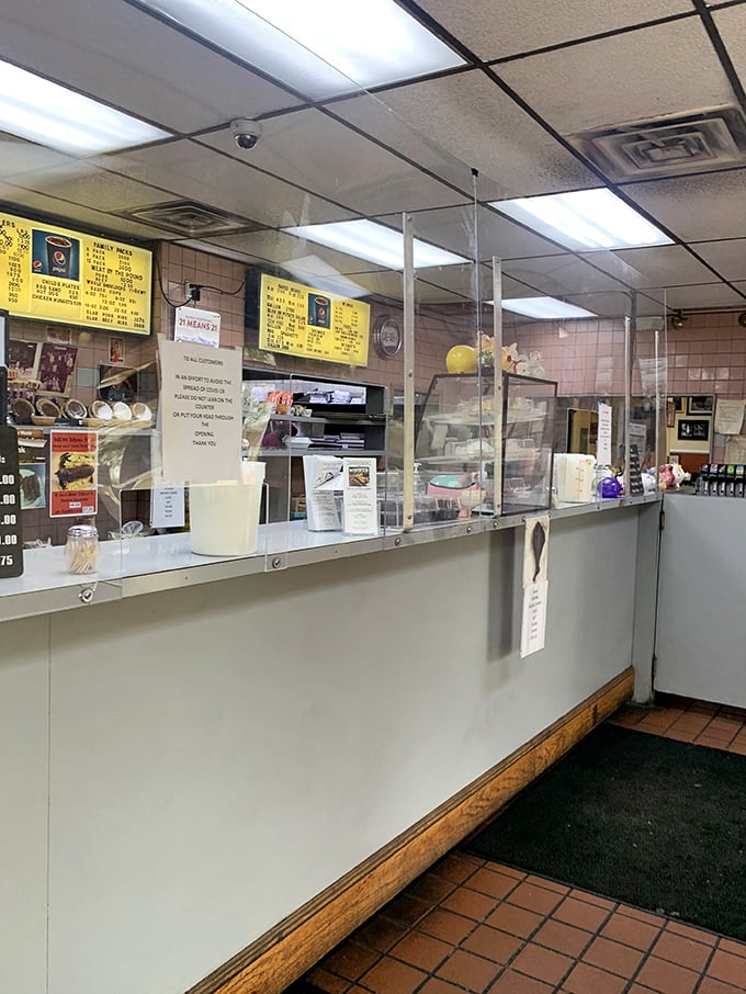 The ordering counter—that magical threshold where barbecue dreams are spoken into existence before becoming delicious reality.
