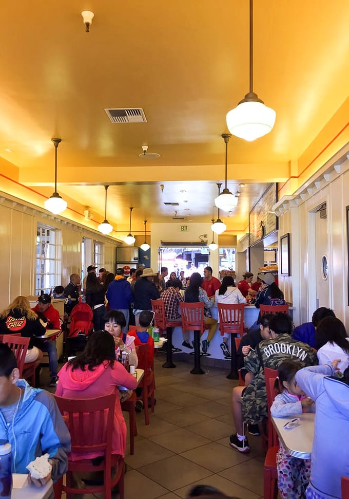 The dining room hums with happy eaters experiencing that rare moment when reality exceeds expectations – seafood nirvana achieved.
