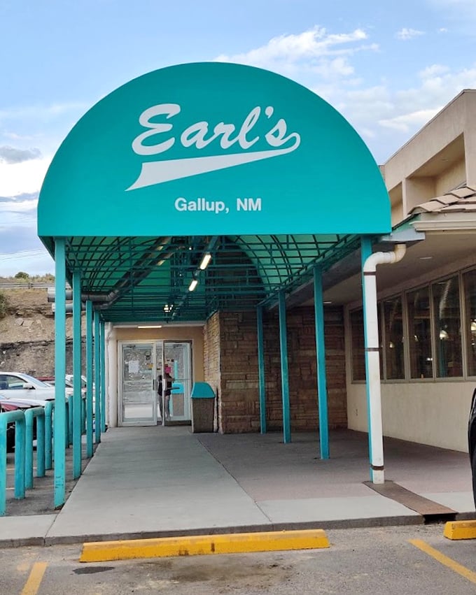 The turquoise-framed entrance promises a step back in time to when diners were the social media of their day.