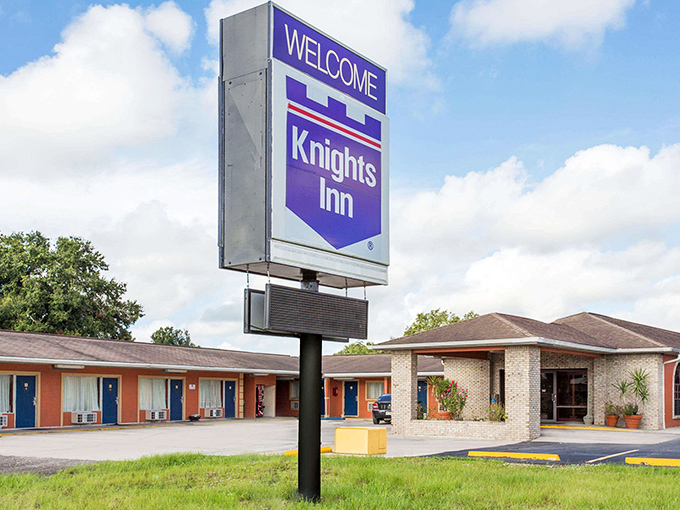 Affordable accommodations like the Knights Inn mean visitors can explore Arcadia without Manhattan hotel bills. No doorman, but no doorman tip either!